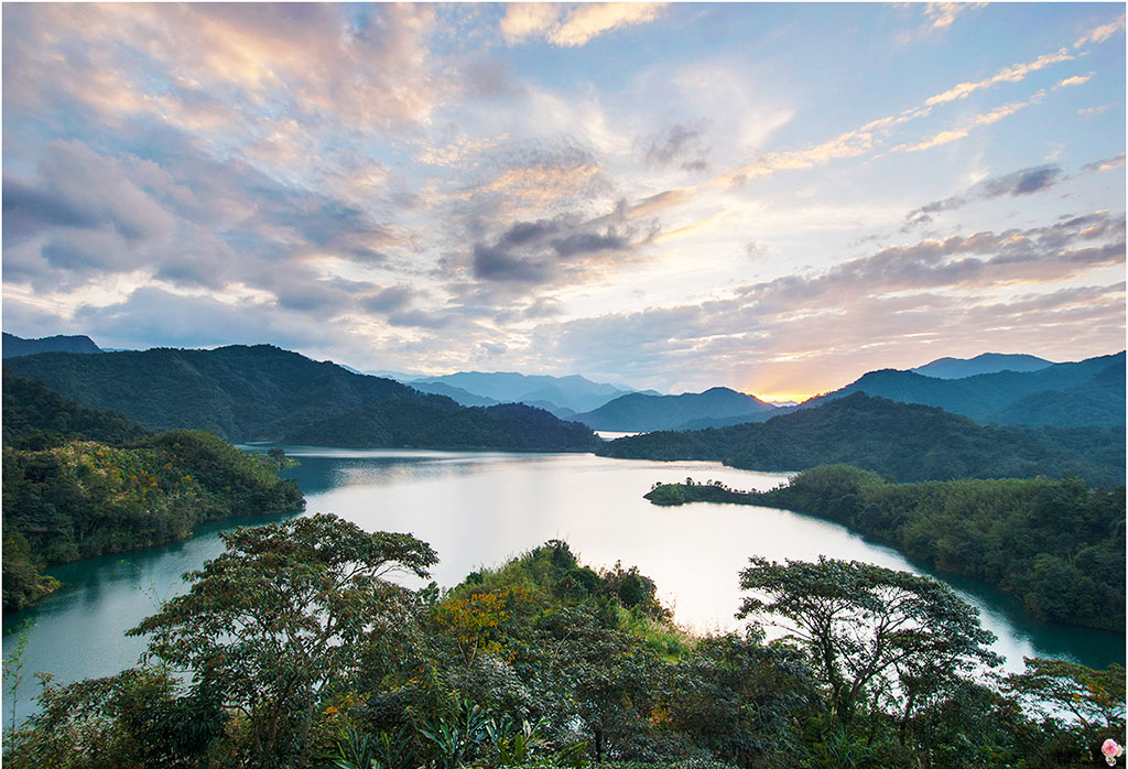 Northern Taiwan: holiday-sightseeing-charter-carpool-tour Roundabout ...